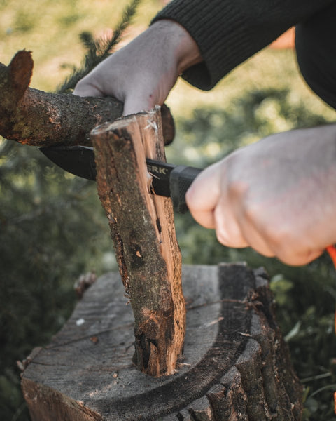 What is "Batoning" ? | The Wild Buck Outdoors